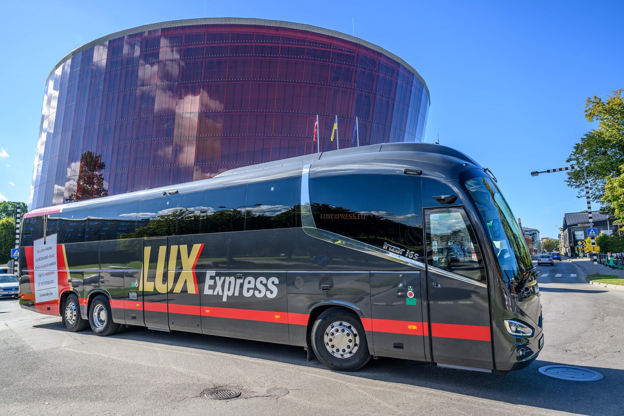 Lux Express Latvia šajā vasarā maršrutos Rīga–Liepāja un Liepāja ...